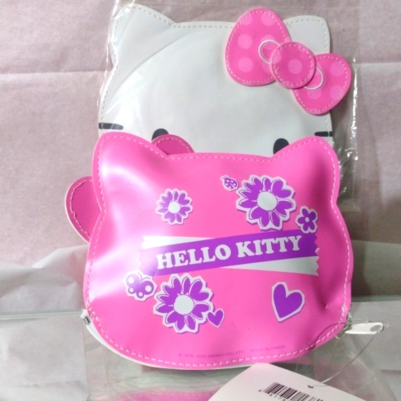 Hello Kitty by Sanrio | Bags | Hello Kitty By Sanrio Zippered Wallets ...